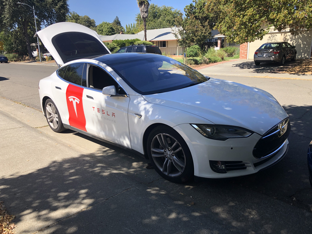Mobile Service for your Tesla | It's Electric
